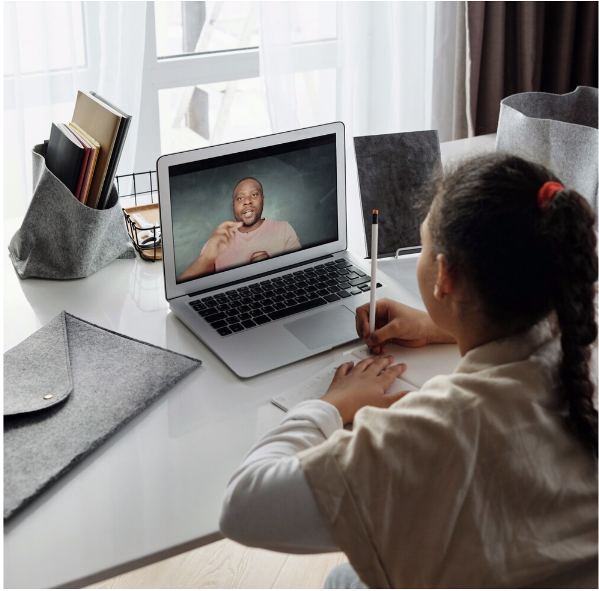 Language learning online: What Are The Benefits? - Learn Safari